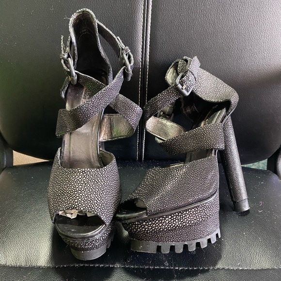Calvin Klein Collection | Shoes | Calvin Klein Collection Elegant Black ...